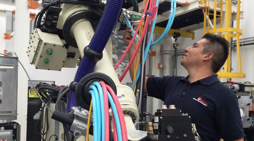 Reduce al mínimo los cambios de dress packs para robot en su empresa